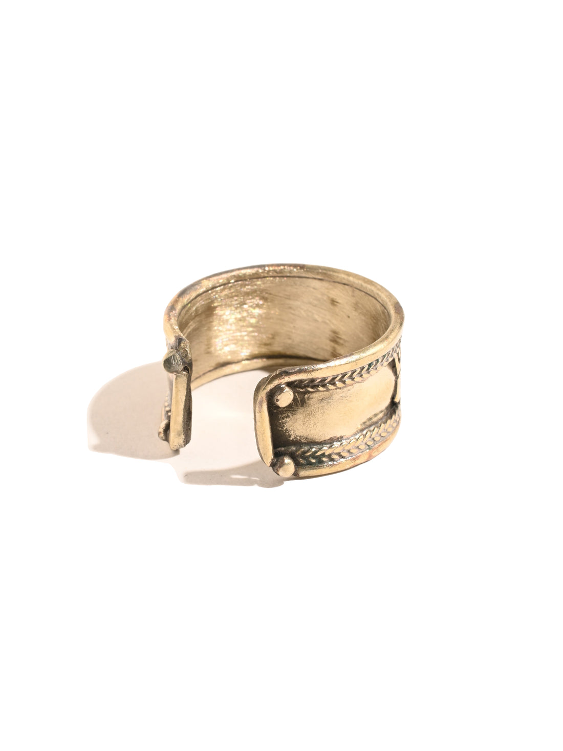 Tibetan Om Mane Padme Hum Ring - Brass | j0400 | Shamans Market